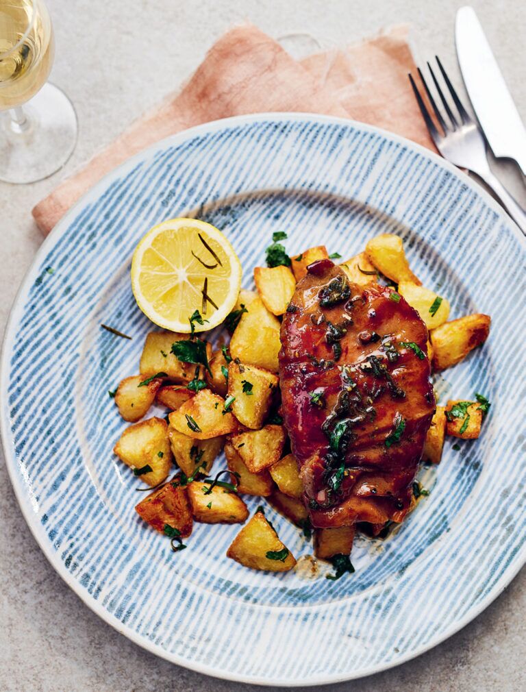 Decadent Pavlova Recipe | John and Lisa's Weekend Kitchen ITV